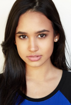 Moira May • Synchronsprecherin